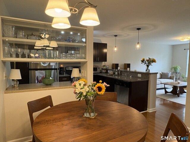 condo with 2 bedroom, West Hartford CT DS103161726