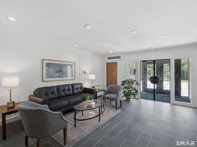 condo with 2 bedroom, West Hartford CT ES104190450