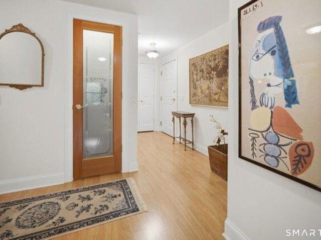 condo with 2 bedroom, West Hartford CT ES104604950