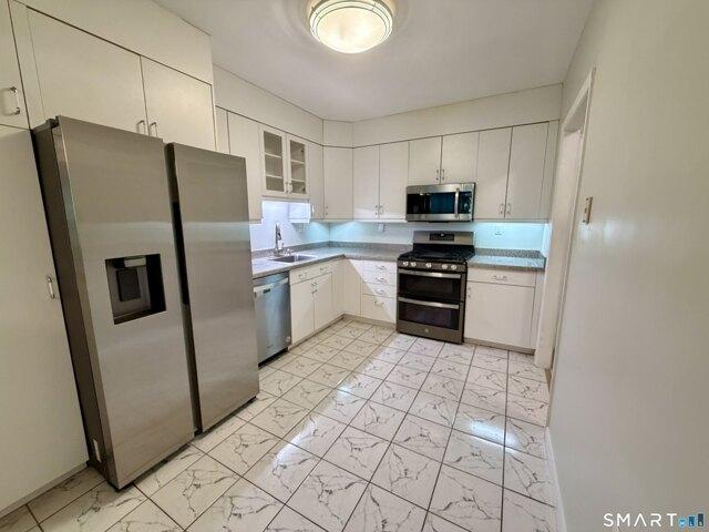 condo with 2 bedroom, West Hartford CT ES105124374