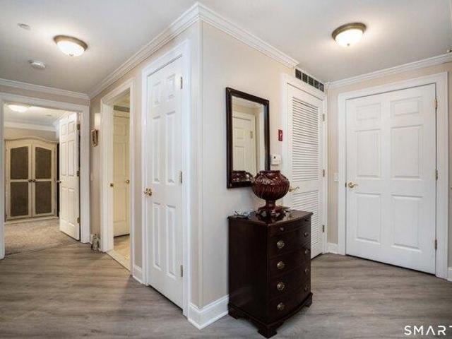 condo with 2 bedroom, West Hartford CT ES103438617
