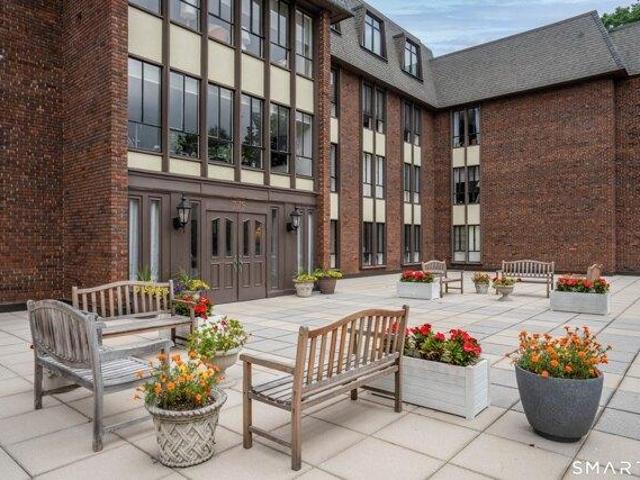 condo with 2 bedroom, West Hartford CT ES103433534