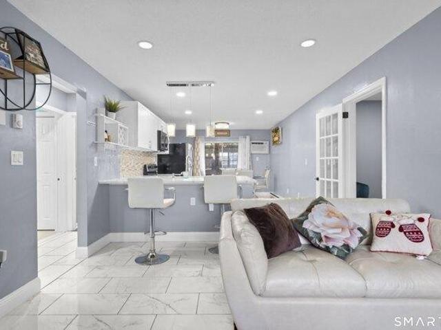 condo with 2 bedroom, West Haven CT ES104920415