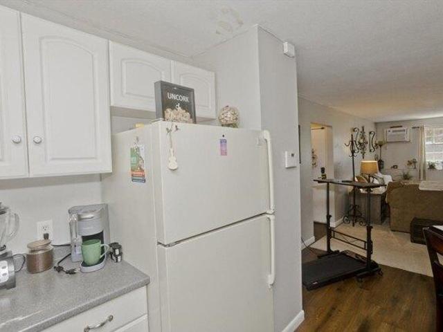 condo with 2 bedroom, West Springfield MA ES104921107