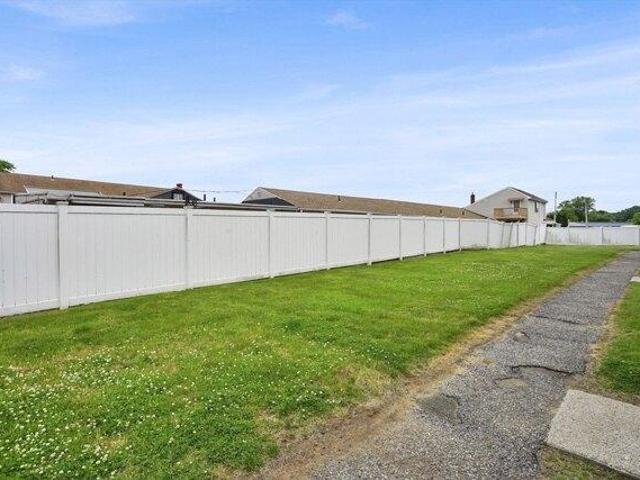 condo with 2 bedroom, West Springfield MA ES104946982