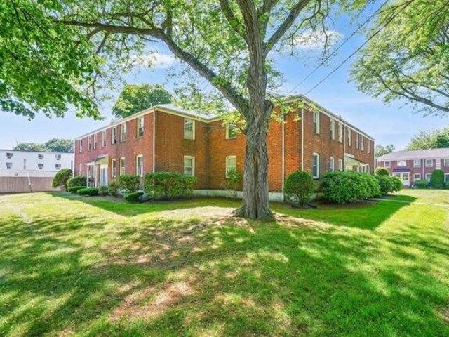 condo with 2 bedroom, West Springfield MA ES105060991