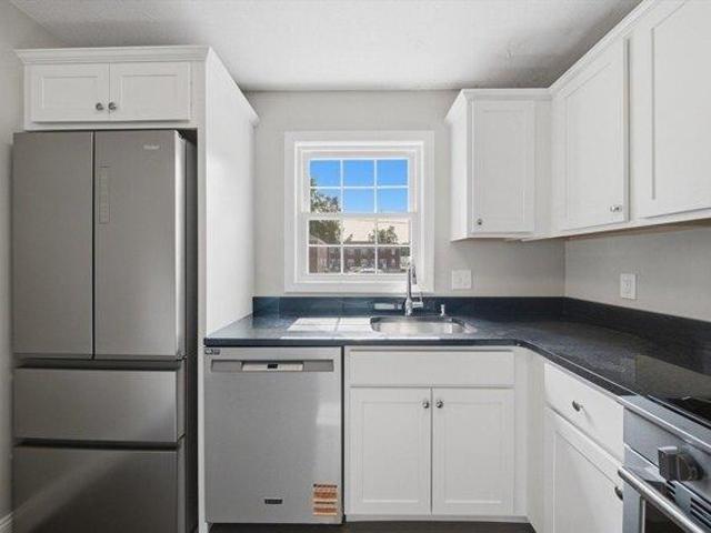 condo with 2 bedroom, West Springfield MA ES105207447