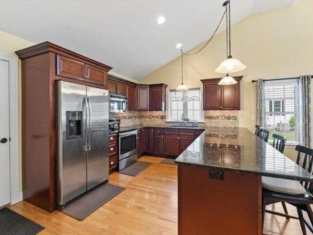 condo with 2 bedroom, West Springfield MA ES103435518
