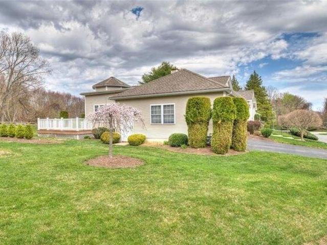 condo with 2 bedroom, West Warwick RI DS102216344