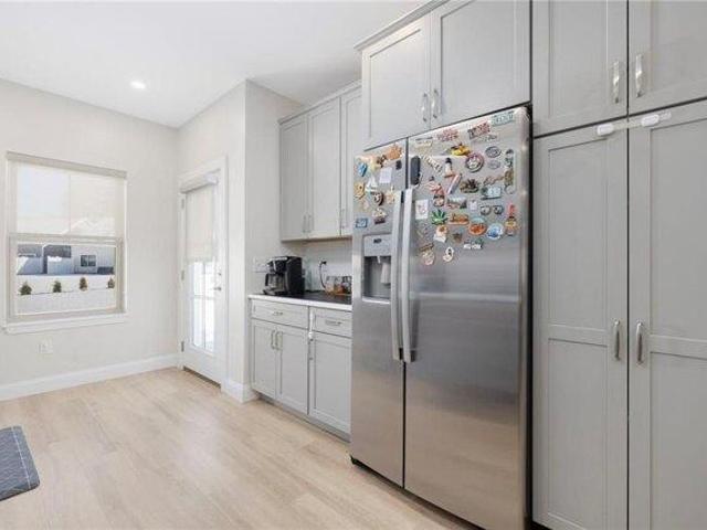 condo with 2 bedroom, West Warwick RI ES103249789
