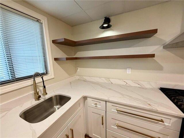 condo with 2 bedroom, West Warwick RI ES104233285