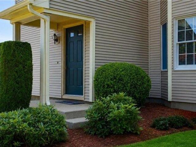 condo with 2 bedroom, West Warwick RI ES105107408