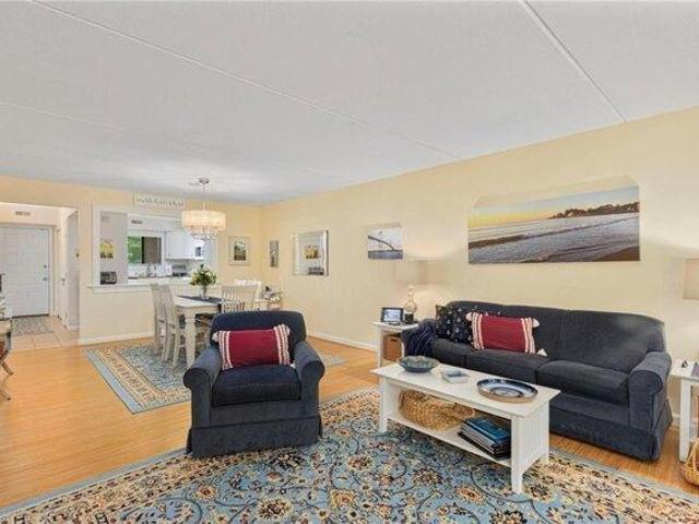 condo with 2 bedroom, West Warwick RI ES105108834