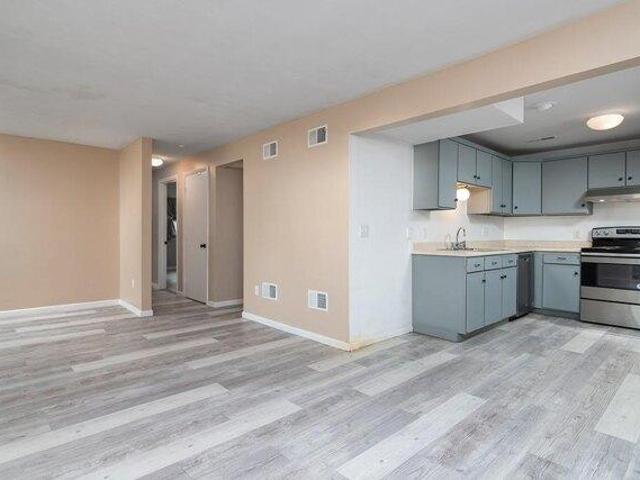 condo with 2 bedroom, West Warwick RI ES105114908
