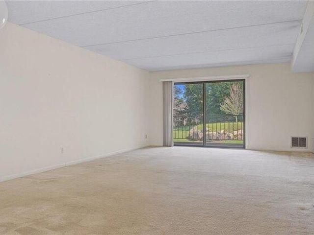 condo with 2 bedroom, West Warwick RI ES105123569