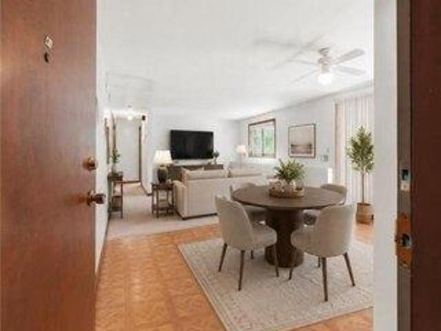 condo with 2 bedroom, West Warwick RI ES105123760