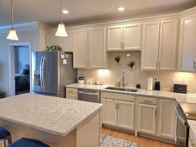condo with 2 bedroom, Westborough MA ES104812053
