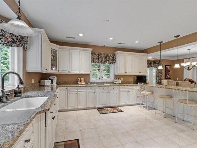 condo with 2 bedroom, Westford MA DS104113249