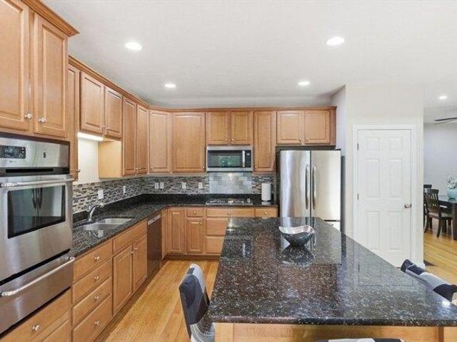 condo with 2 bedroom, Westford MA ES105109499