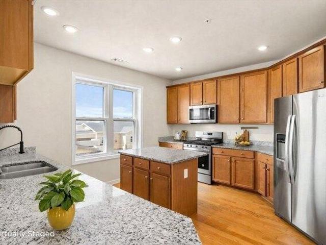 condo with 2 bedroom, Westwood MA DS103437920