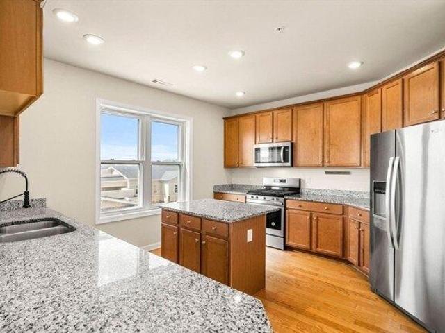 condo with 2 bedroom, Westwood MA ES103437920