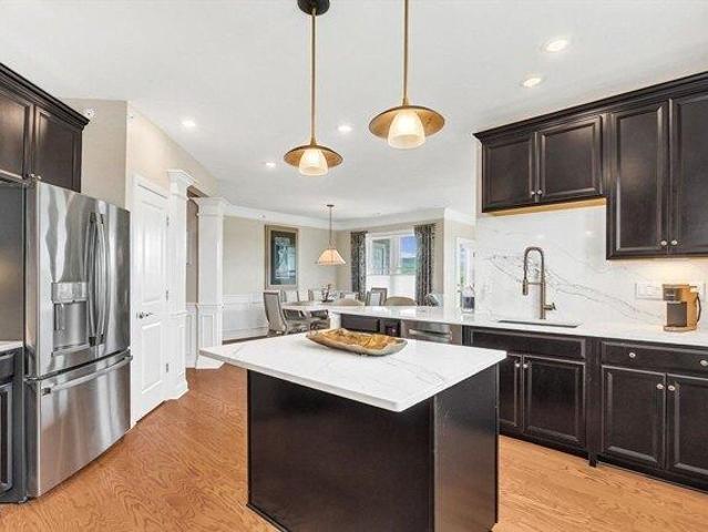 condo with 2 bedroom, Westwood MA ES104076385