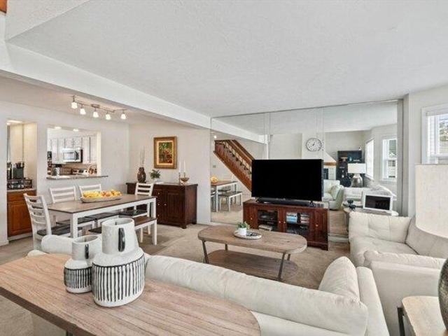 condo with 2 bedroom, Weymouth MA ES103500546