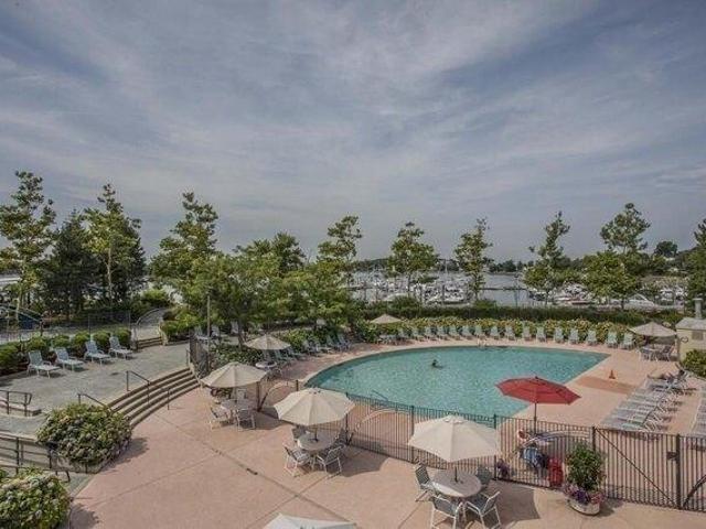 condo with 2 bedroom, Weymouth MA ES104441677