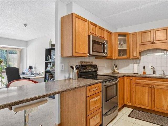 condo with 2 bedroom, Weymouth MA ES104853440