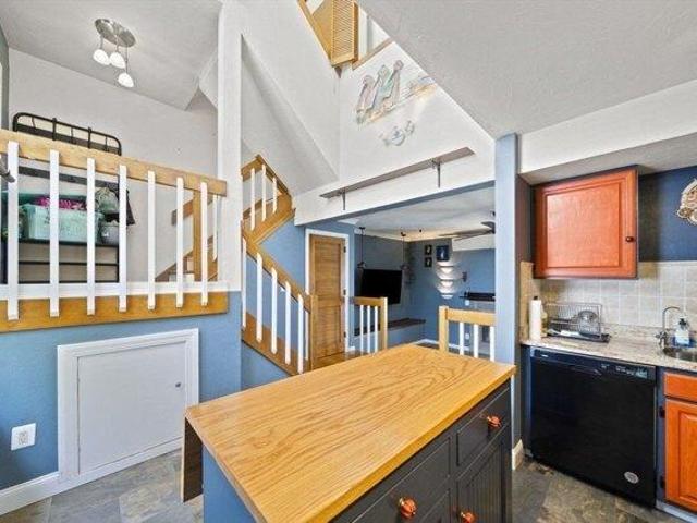condo with 2 bedroom, Weymouth MA ES105079669