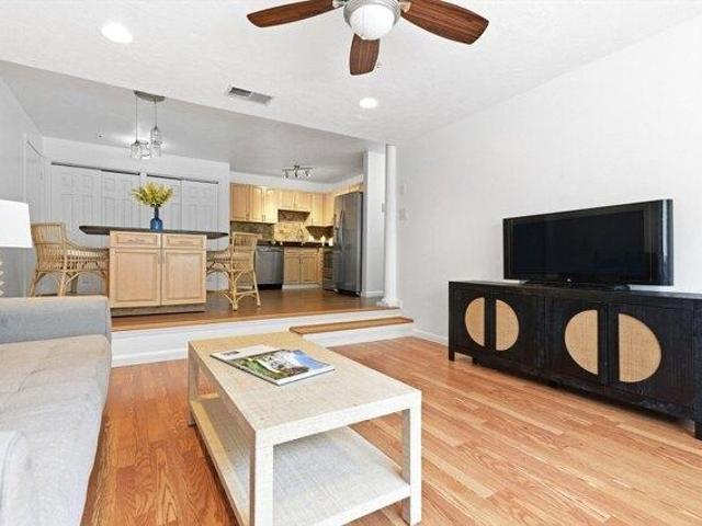 condo with 2 bedroom, Weymouth MA ES105081010