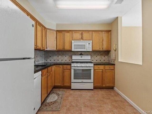condo with 2 bedroom, White Plains NY DS102563760