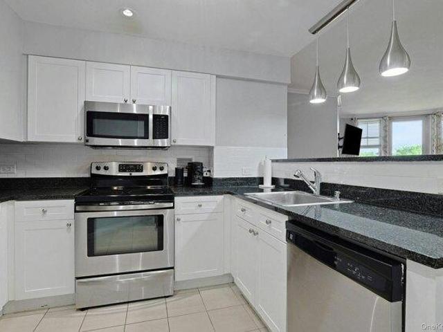 condo with 2 bedroom, White Plains NY ES104902578