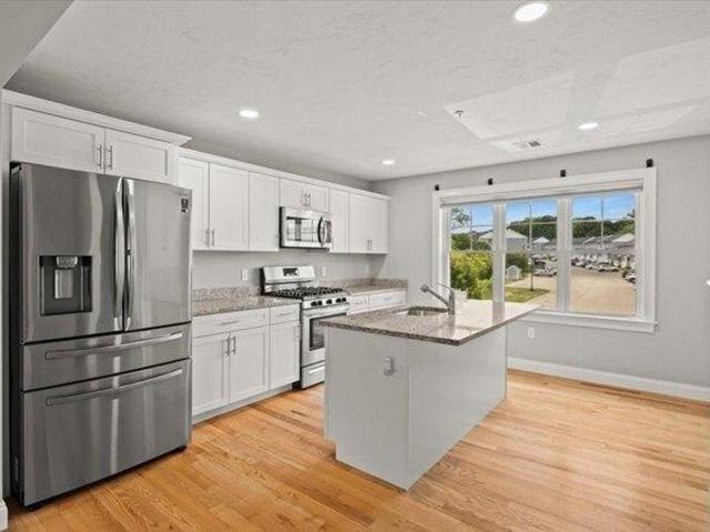 condo with 2 bedroom, Whitman MA ES104233532