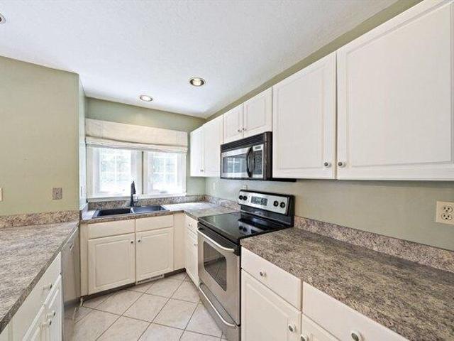 condo with 2 bedroom, Whitman MA ES104830922