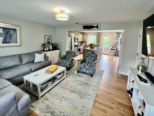 condo with 2 bedroom, Whitman MA ES103098420