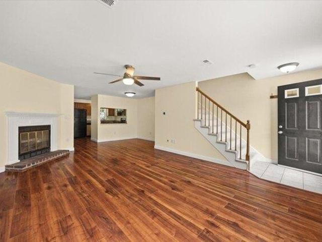 condo with 2 bedroom, Whitman MA ES103548272