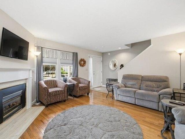 condo with 2 bedroom, Whitman MA ES103664020