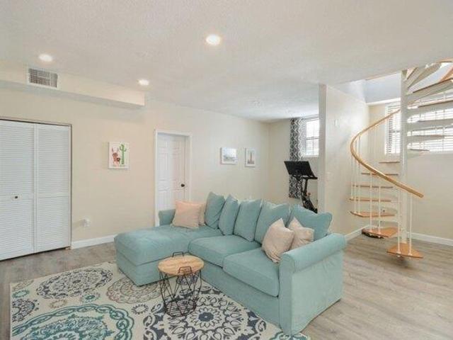 condo with 2 bedroom, Winthrop MA ES103222528