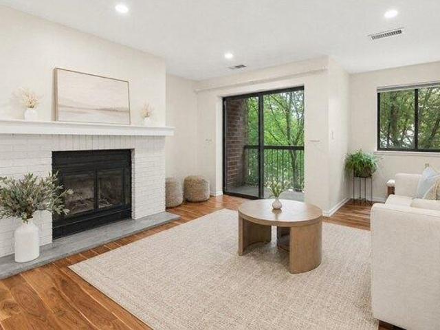 condo with 2 bedroom, Winchester MA ES104848118