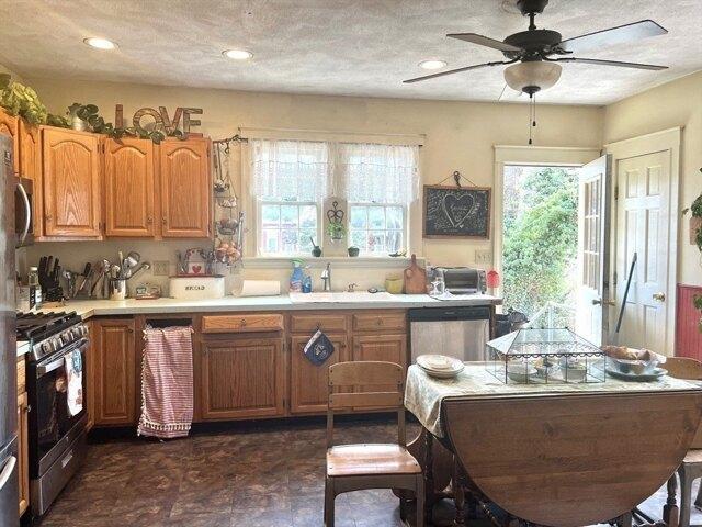 condo with 2 bedroom, Winchester MA ES105081152