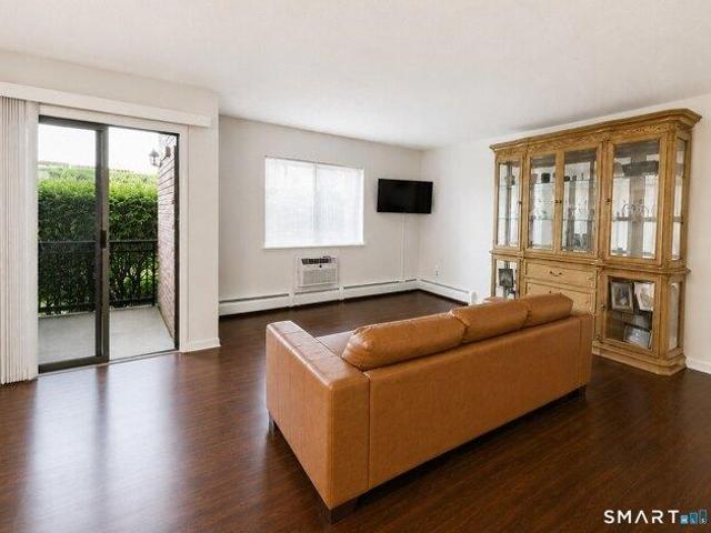 condo with 2 bedroom, Windsor CT DS102776502
