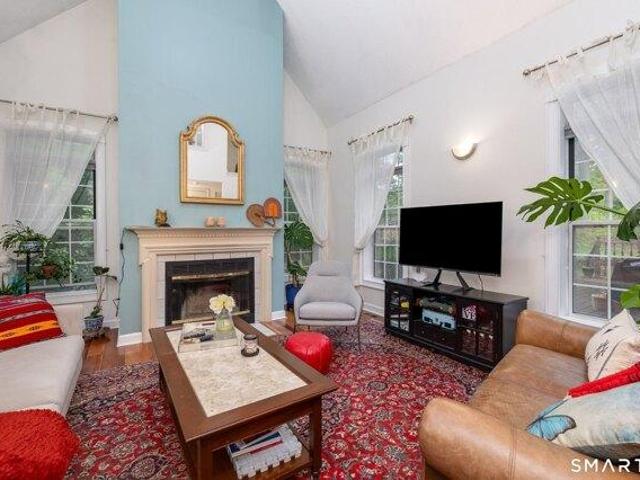 condo with 2 bedroom, Windsor CT ES103440580