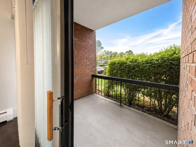 condo with 2 bedroom, Windsor CT ES103499181