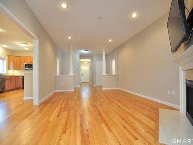 condo with 2 bedroom, Windsor CT ES103966639