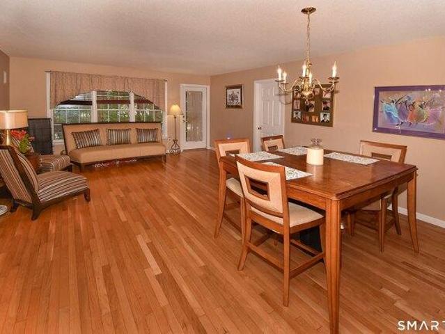 condo with 2 bedroom, Windsor CT ES103968008