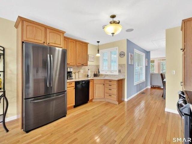 condo with 2 bedroom, Windsor Locks CT DS104444652