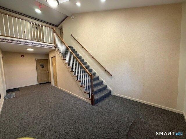 condo with 2 bedroom, Windsor Locks CT ES105106418