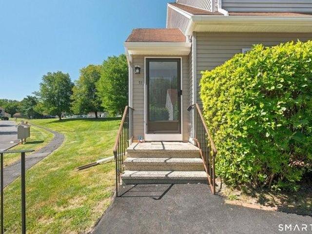 condo with 2 bedroom, Windsor Locks CT ES105114800