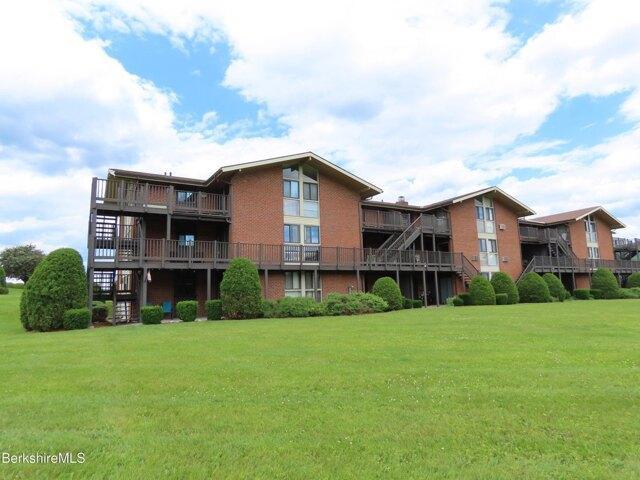 condo with 2 bedroom, Williamstown MA ES104044793